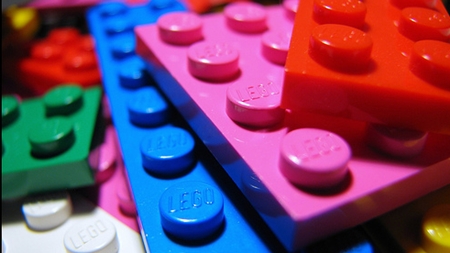 LEGO og WWF går sammen mod klimapåvirkninger - Altinget