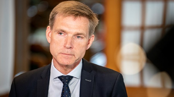 Podcast med Holstein: "Klogt at DF-ledelsen lukker kritiker ind i varmen" - Altinget