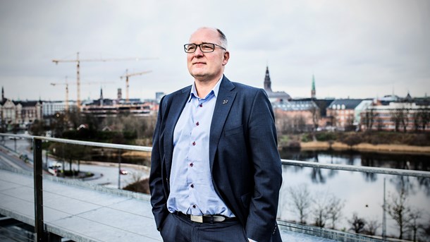 Formandsopgør i HK: To kandidater vil afløse Kim Simonsen - Altinget