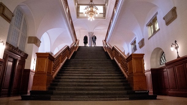Nye coronatiltag: Folketinget udskyder en lang række lovforslag ... Nye coronatiltag: Folketinget udskyder en lang række lovforslag ...