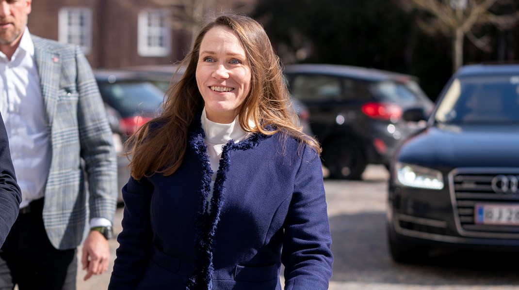 Barbara Bertelsen gik igen i kødet på Mogens Jensens ministerium ...