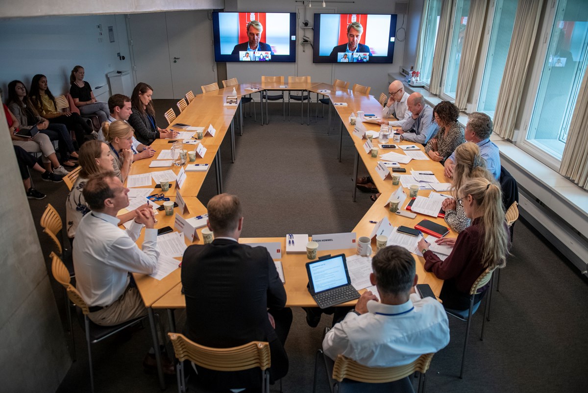 23. låge i Altingets fotojulekalender: Udenrigsministeriets kriseberedskabsøvelse - Altinget