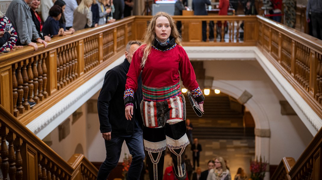 Dokumentation: Læs oversættelsen af Aki-Matilda Høegh-Dams ...