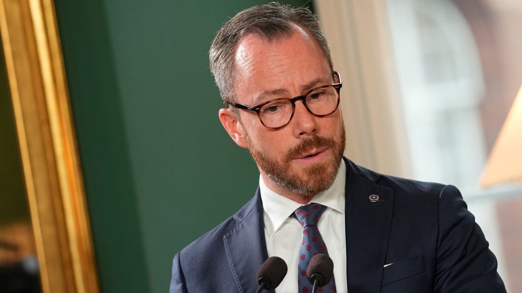 Ellemann: Våbensag "stinker helt vildt" - Altinget