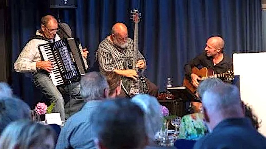 Mindeord om bassist og orkesterleder Michael Friis (73) - Altinget