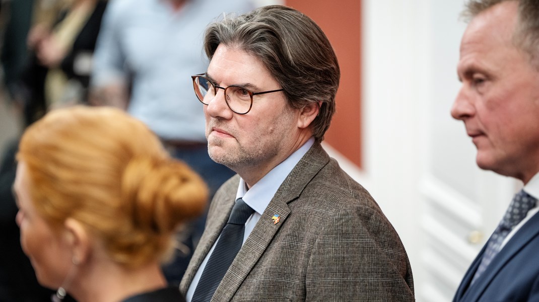 Efter partihop: Mads Fuglede mister alle sine udvalgsposter i ...