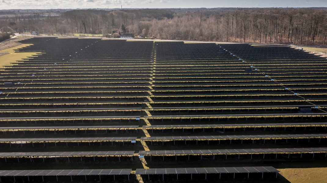 Overblik: Her er regeringens 17 forslag til at få mere sol og vind på land - Altinget