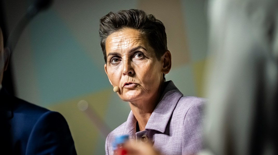 Pia Olsen Dyhr sygemeldt efter rideulykke - Altinget