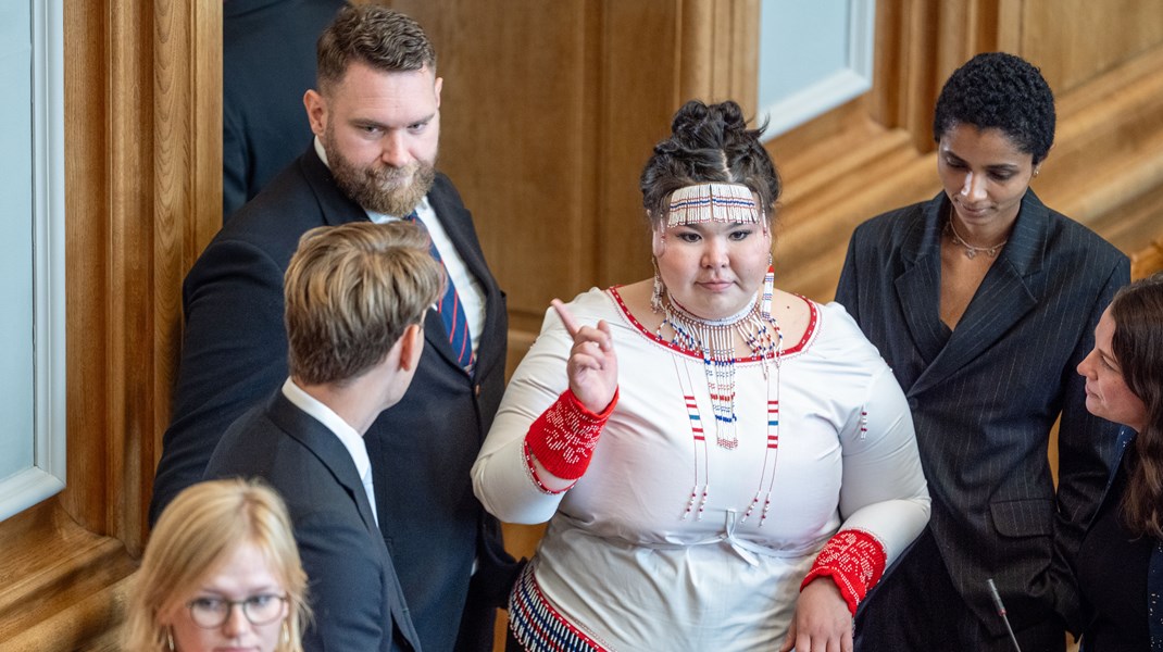 "Jeg har danske forfædre. Min mor er juridisk faderløs": Aki-Matilda ...