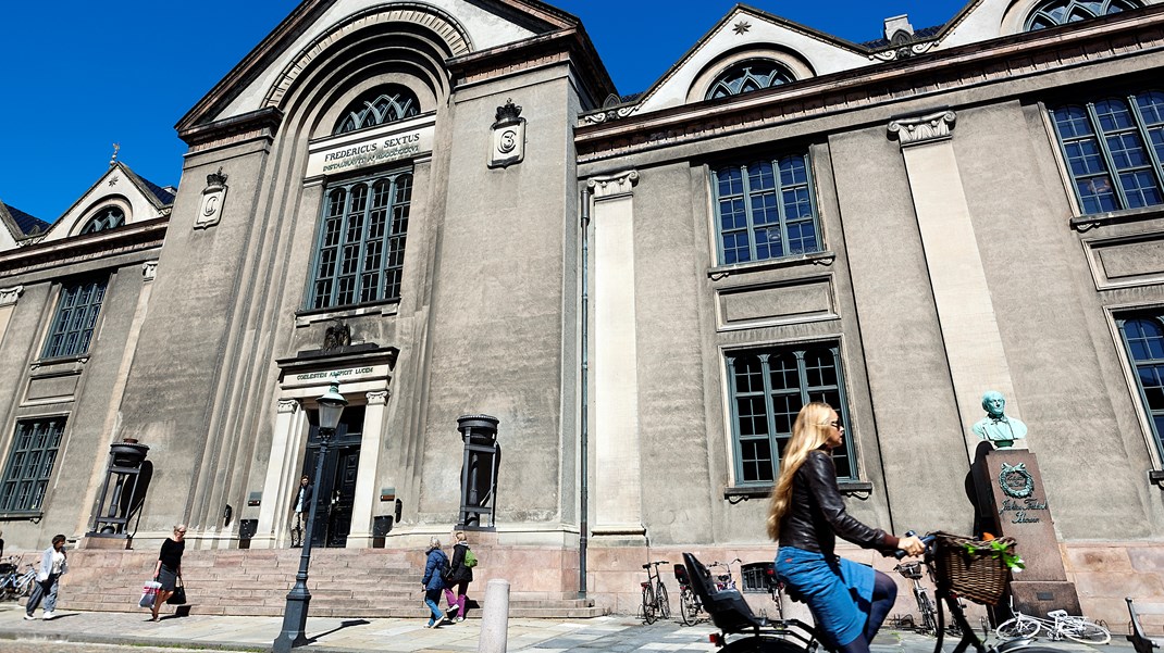 3 A'er: Ny bog om fremtidens danske universiteter idealiserer fortidens ...